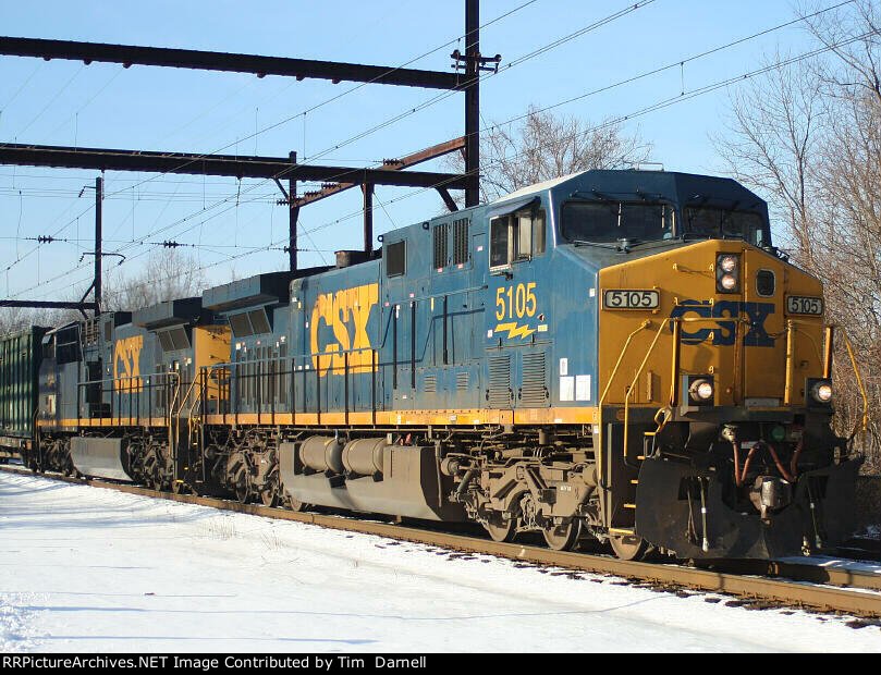 CSX 5105, 573 on Q702